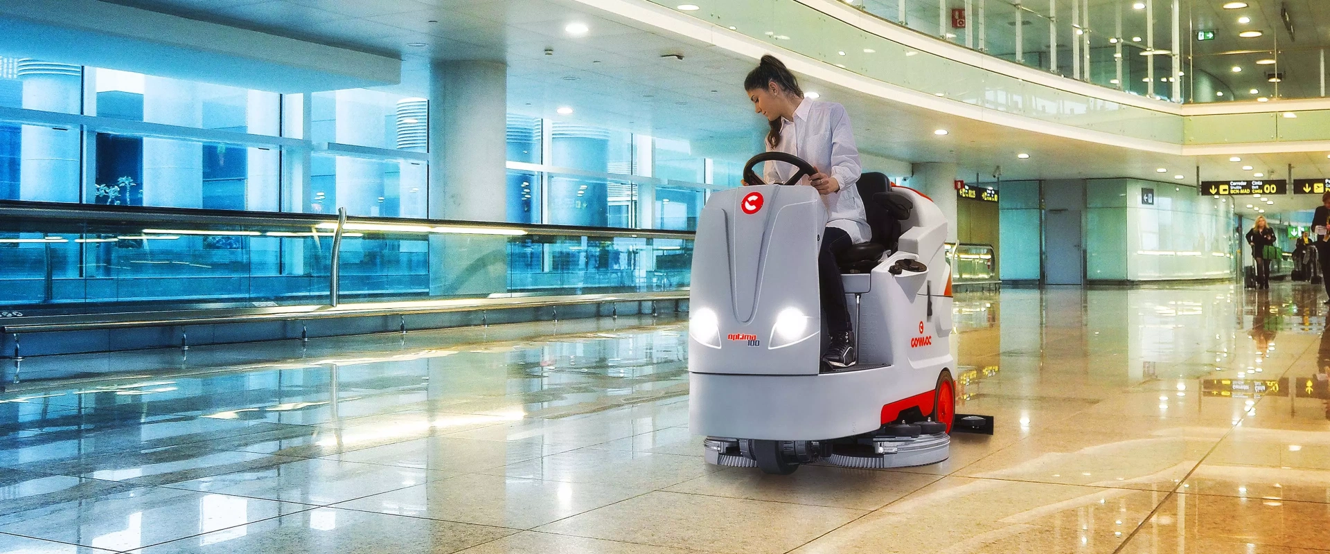 Optima | Ride-on floor scrubbers | Comac SpA