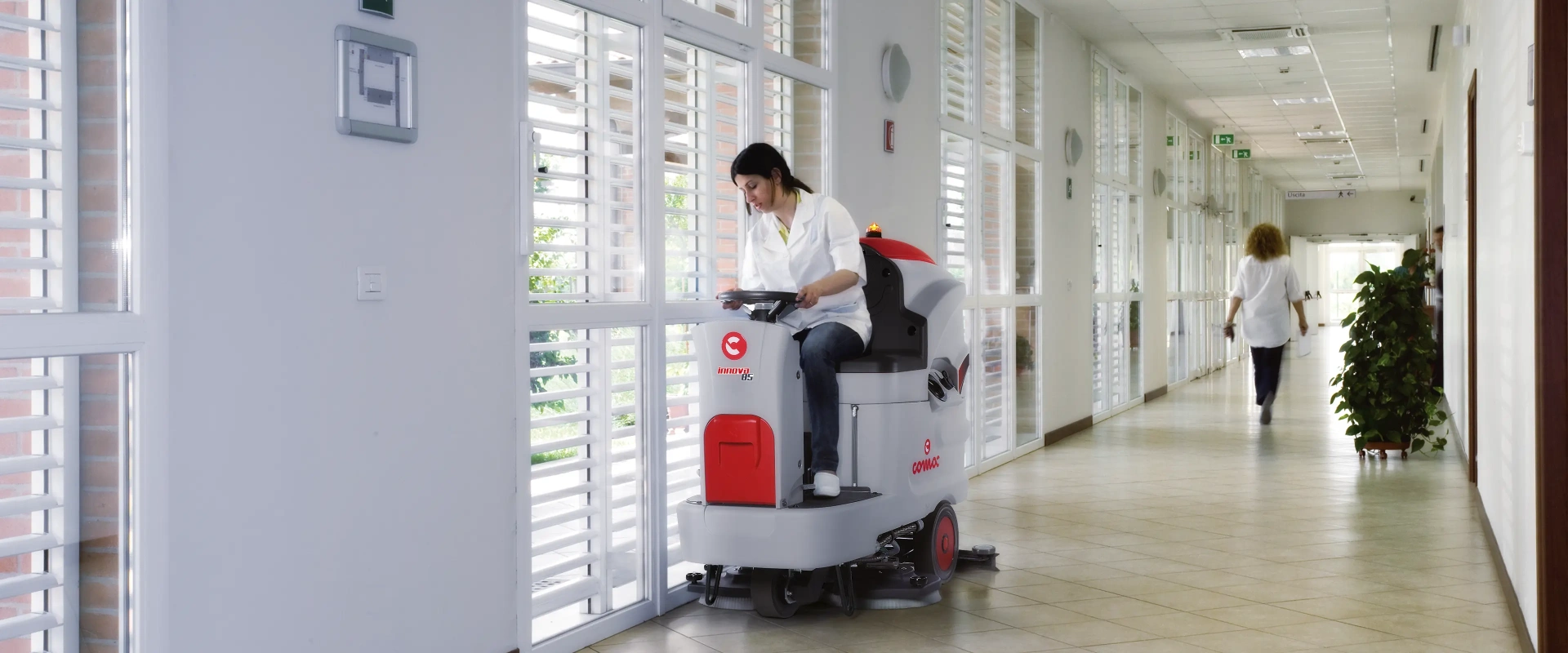 Innova | Ride-on floor scrubbers | Comac SpA